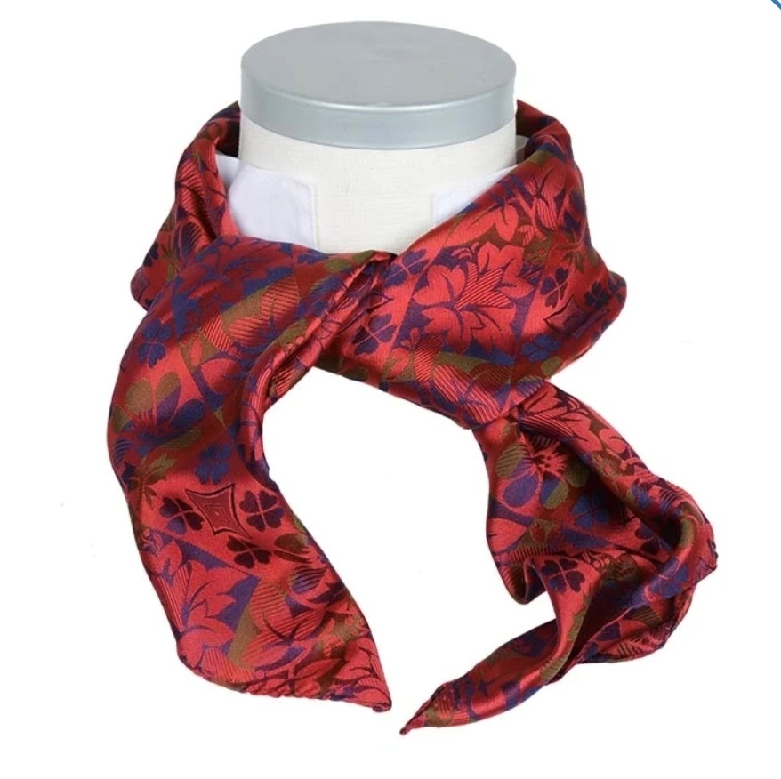 Silkeskjerf Tyrihans Kløvereng 124 | Tonesbunadstue.no. Alt til bunad