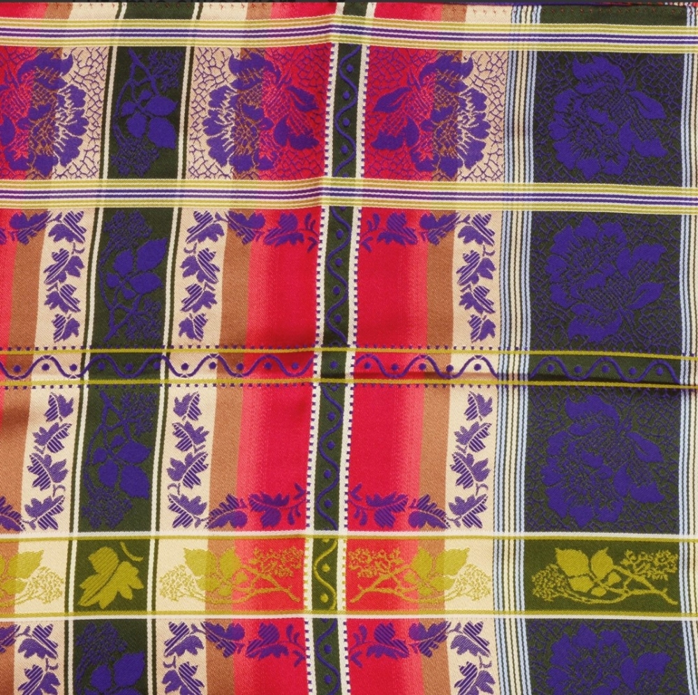 Silkeskjerf Tyrihans Eufemia 45 | Tonesbunadstue.no. Alt til bunad