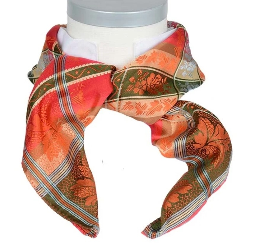 Silkeskjerf Tyrihans Aurora 43 | Tonesbunadstue.no. Alt til bunad